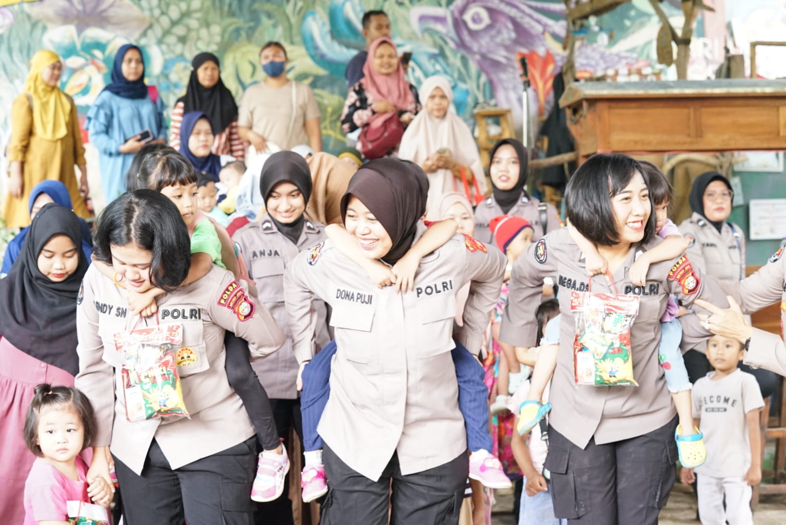 HUT Humas Polri ke 72 : Lestarikan Negeri, Polda Metro Jaya bersama ...