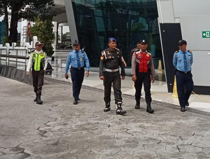 Berikan Rasa Aman, Personil Gabungan TNI-POLRI, Avsec dan Security ...