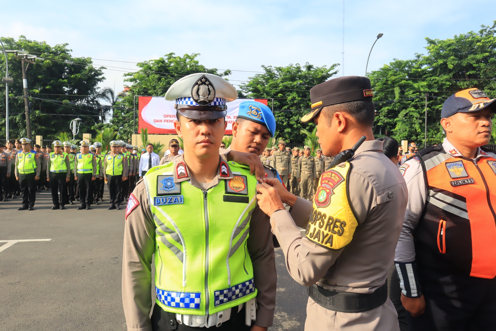 Polres Metro Bekasi Kota Gelar Apel Pasukan Dimulainya Operasi Keselamatan Jaya 2024 ...