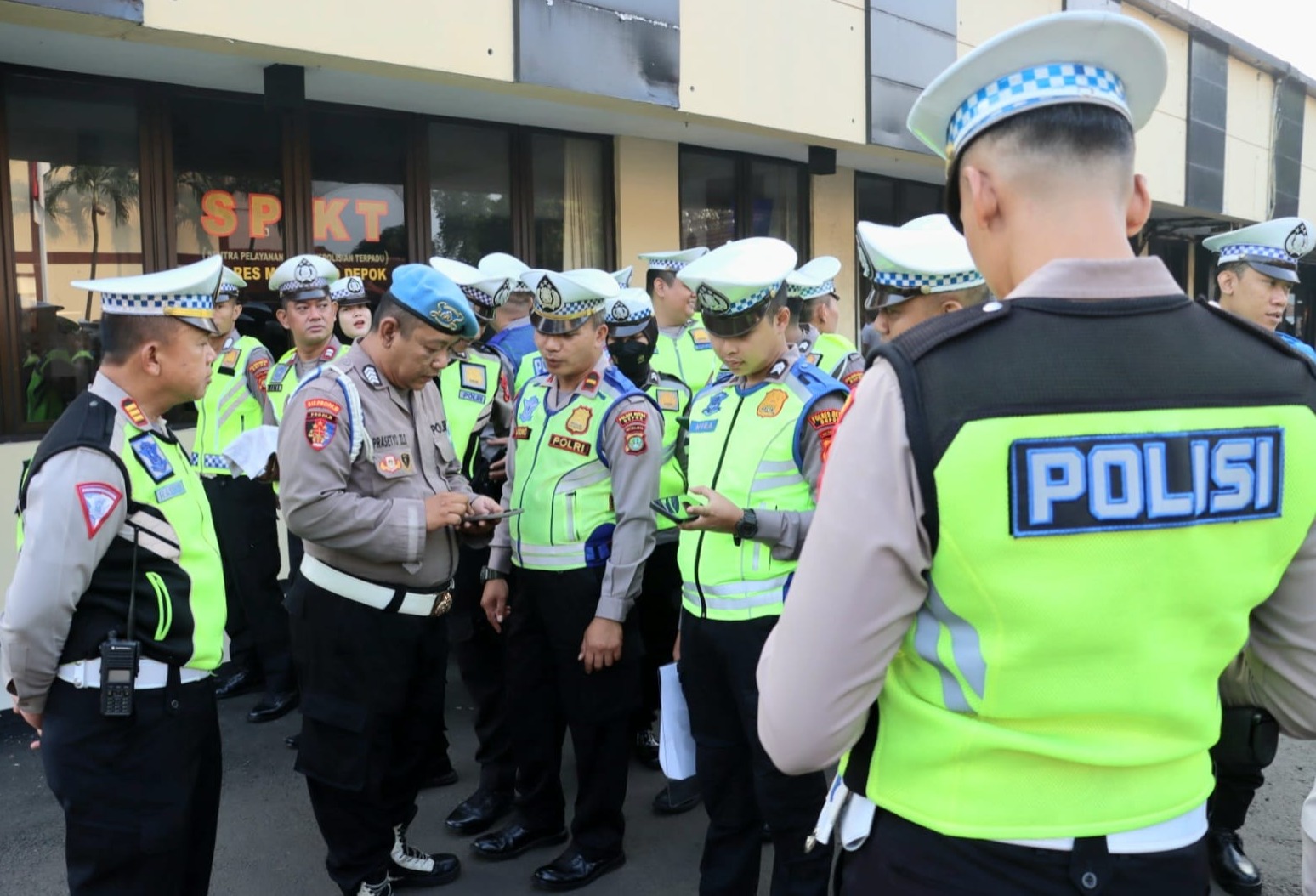 Apel Pengecekan Sikap Tampang, Kelengkapan Surat Identitas, serta Pemeriksaan Aplikasi Judol Di ...