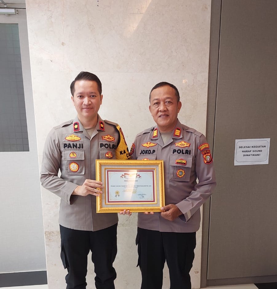 Polsek Cakung raih penghargaan Kompolnas Award 2024 - Tribratanews Polda Metro Jaya