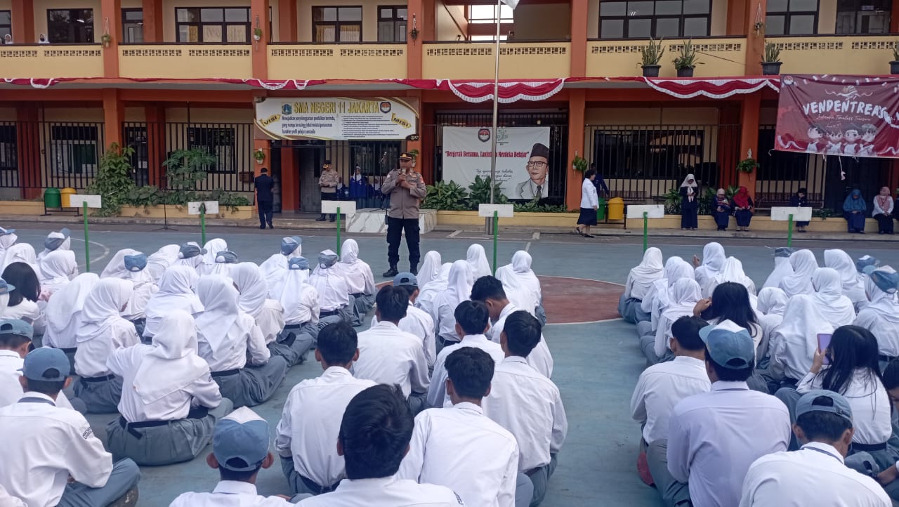 Senin Pintar di SMAN 11 Jakarta: Strategi Polisi Tingkatkan Kamtibmas ...