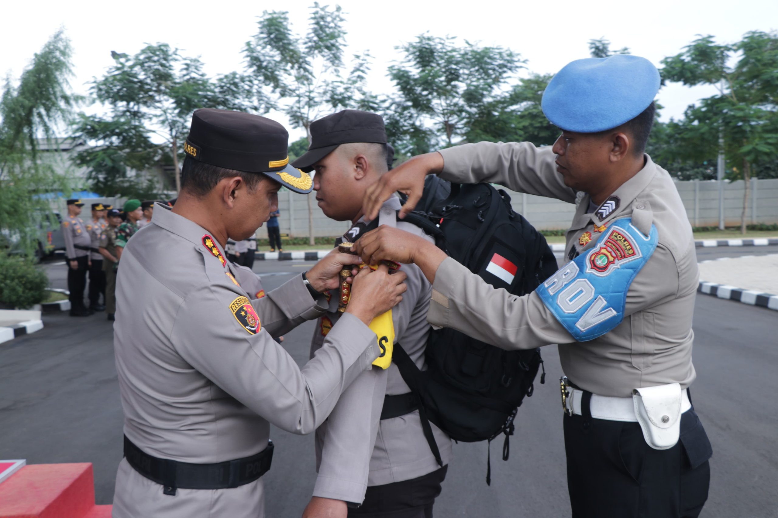 Apel Pergeseran Pasukan Pengamanan TPS Pilkada Serentak 2024 di Polres Metro Tangerang Kota ...