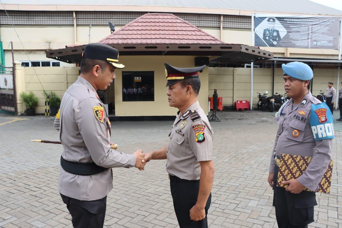 Kenaikan Pangkat Pengabdian Wujud Penghargaan dari Negara kepada Anggota Polri - Tribratanews ...