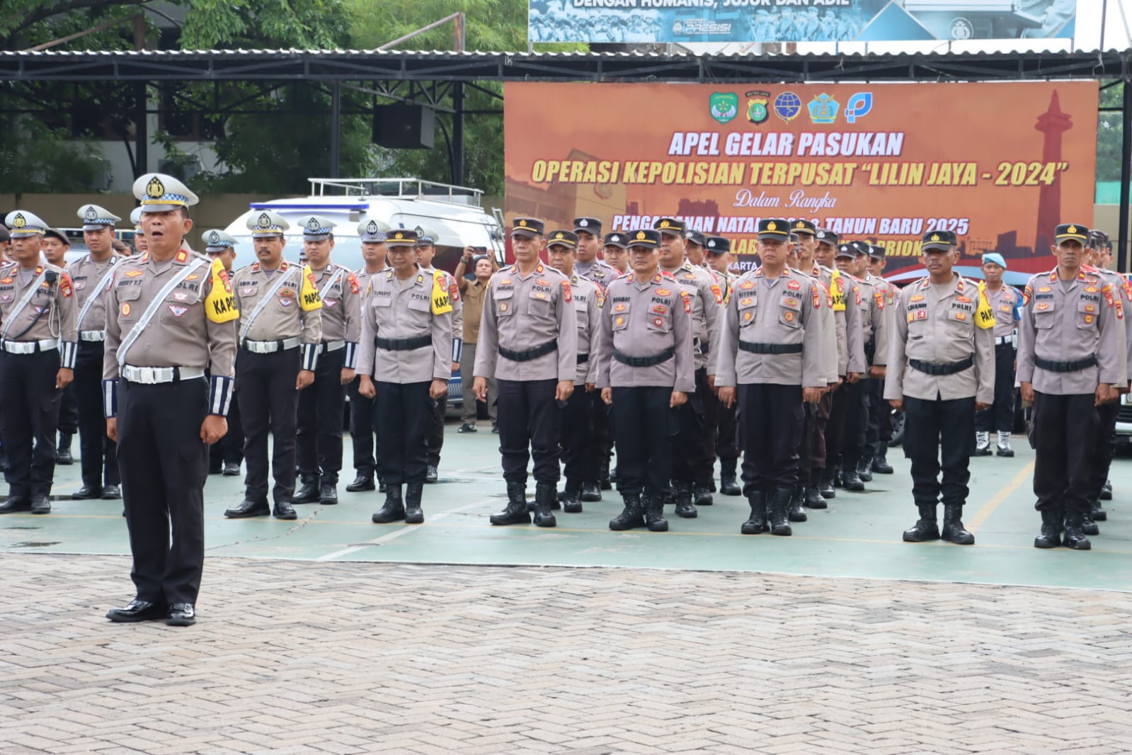 Polres Pelabuhan Tanjung Priok, Apel Gelar Pasukan Operasi Lilin Jaya 2024 dan Tahun Baru 2025 ...