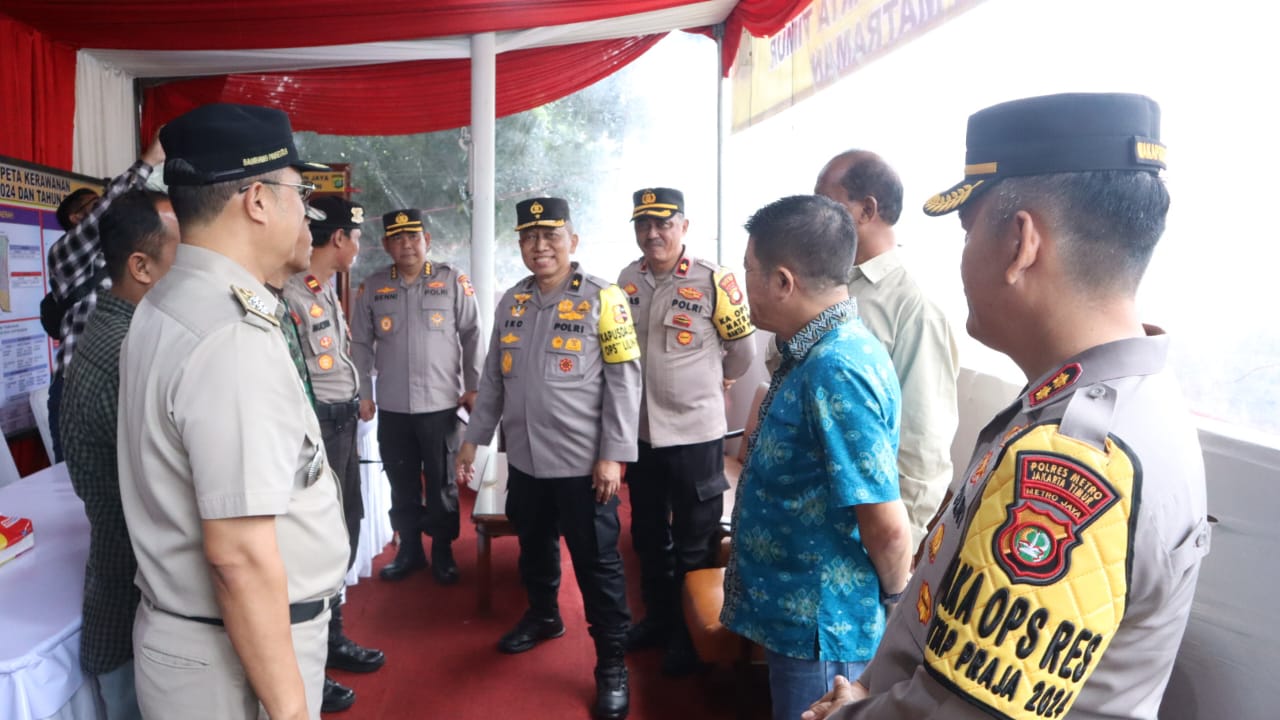 Tim Supervisi Mabes Polri lakukan pengecekan Operasi Lilin Jaya 2024 di Polres Metro Jakarta ...