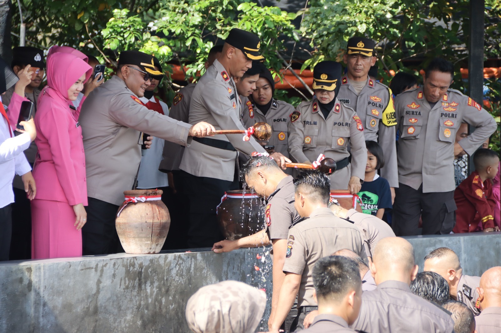 Polres Kepulauan Seribu Gelar Upacara Kenaikan Pangkat, 47 Anggota Resmi Naik Pangkat ...