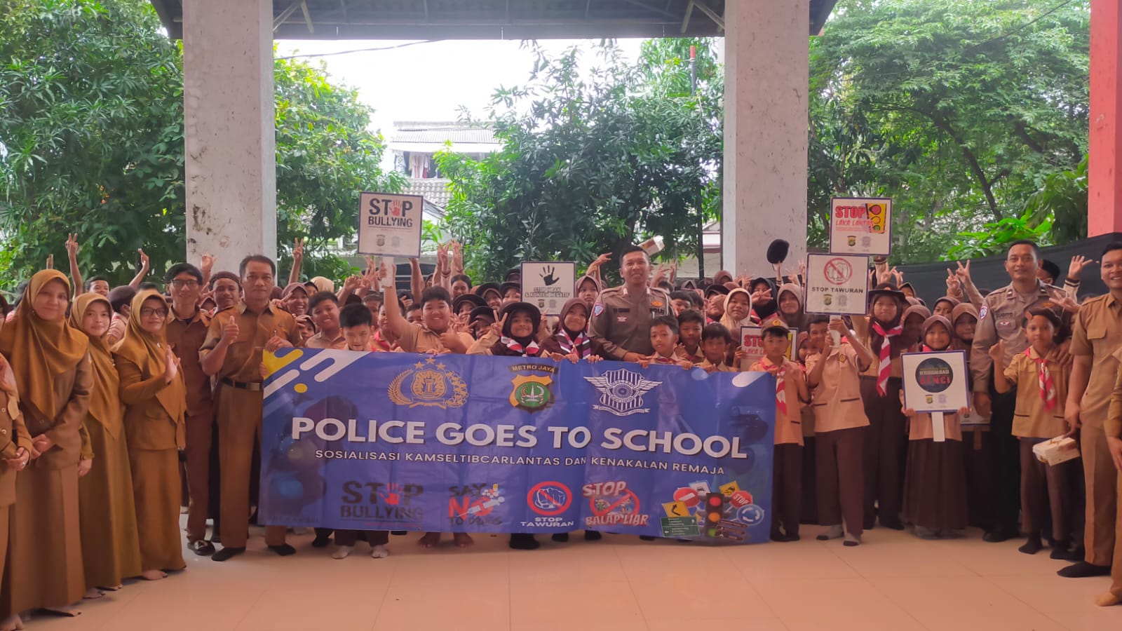 Satlantas Polres Metro Bekasi Gelar Police Goes to School, Edukasi Sejak Dini Tata Tertib Lalu ...