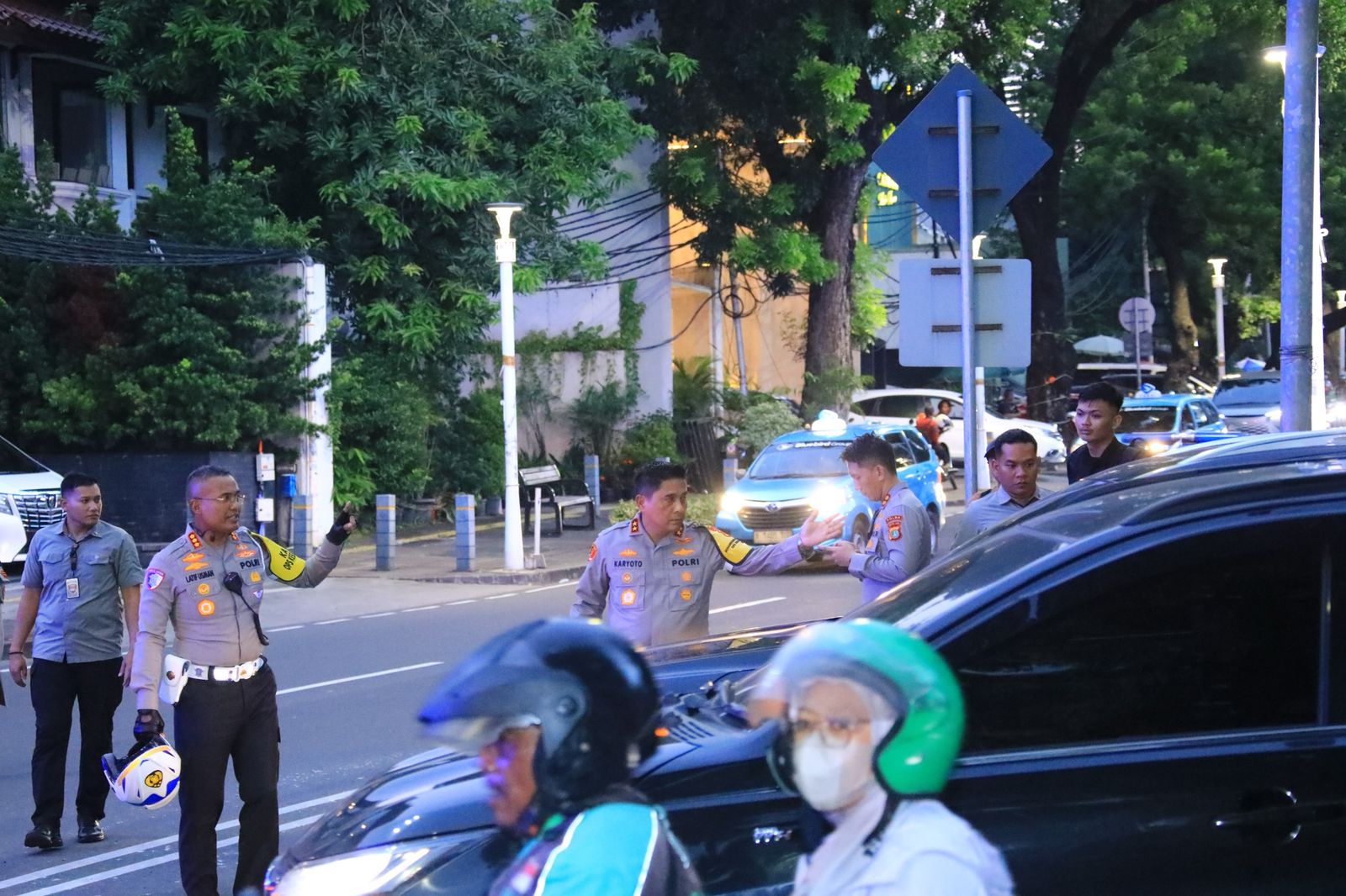 Kapolda Metro Jaya Tinjau Langsung Titik Kemacetan di Jakarta untuk Optimalkan Tim Urai ...