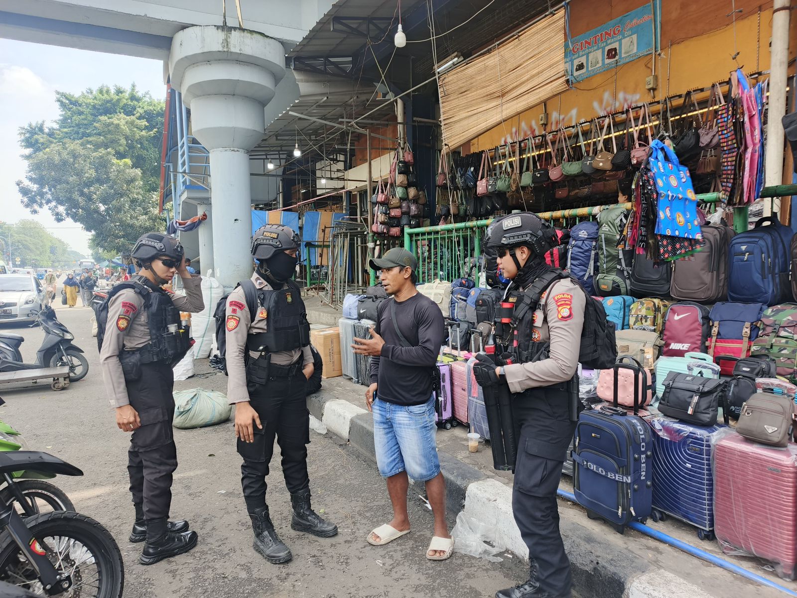 Ops Berantas Jaya 2025, Ditsamapta Polda Metro Jaya Intensifkan Patroli Di Titik Rawan ...