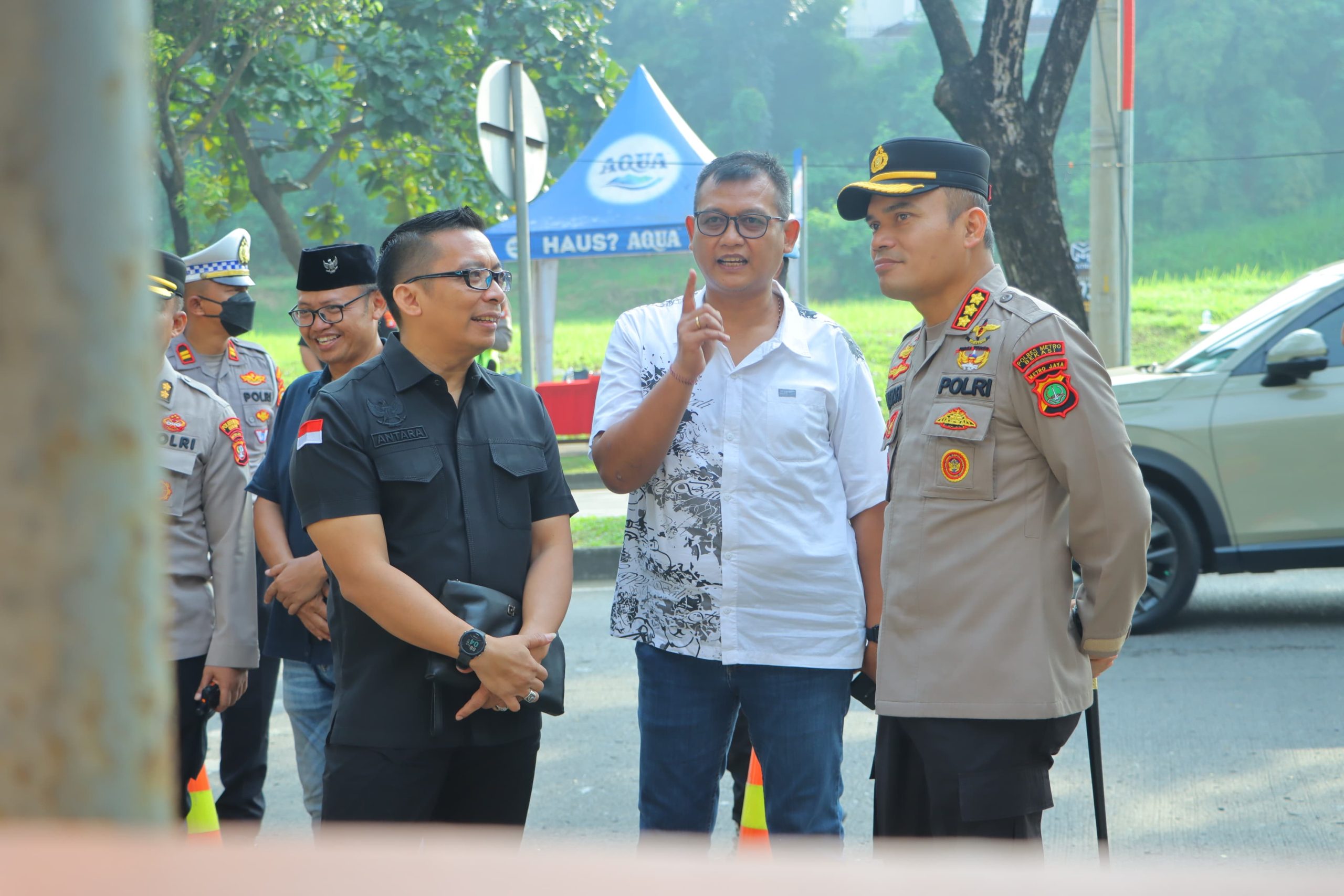 Kapolres Metro Bekasi Cek Langsung Pengamanan Hari Kenaikan Yesus Kristus Di Gereja Katolik ...