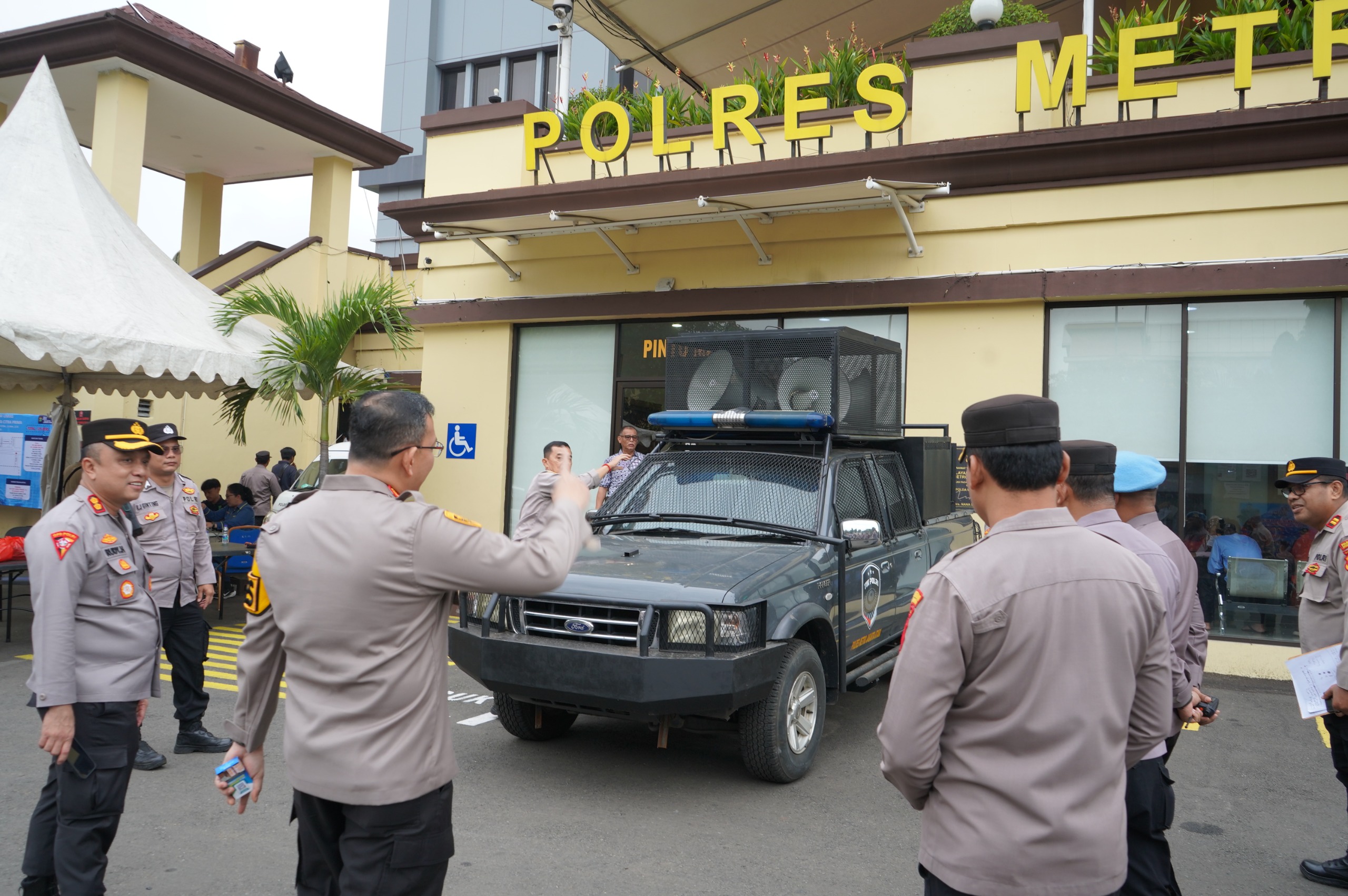 Kapolres Metro Jakarta Utara Cek Mobil Sound System TIK dan Semangati ...